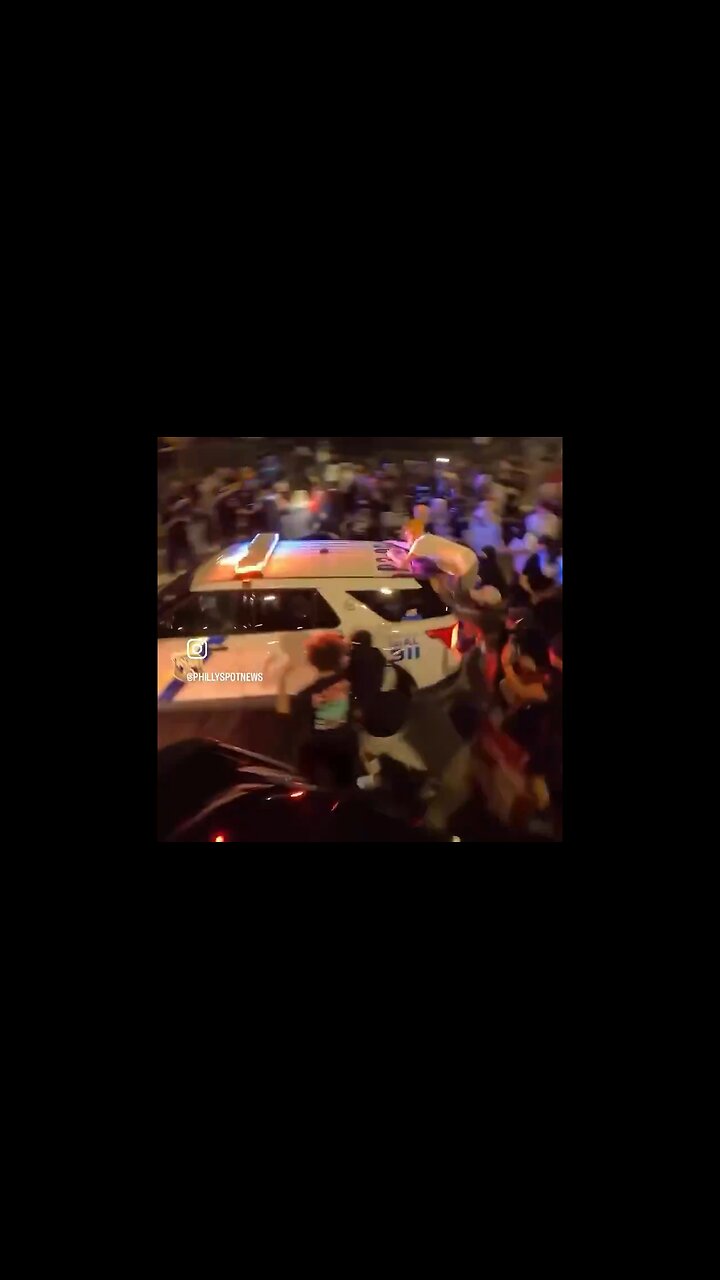 Mobs Take Over Philadelphia, Swarm Police Cars: Part 2
