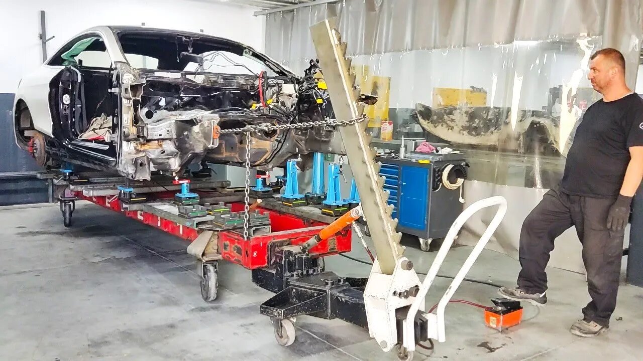 Mercedes S Coupe front rail and strut tower replacement on Celette ...