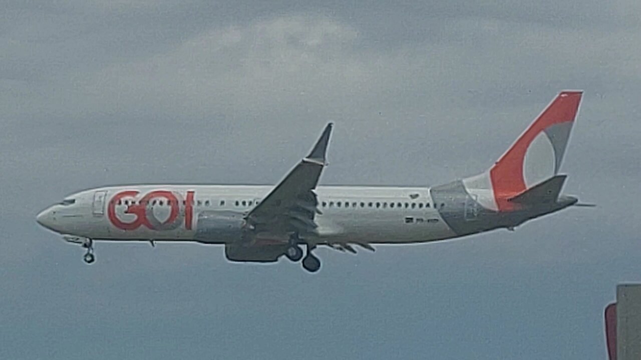 Boeing 737 MAX 8 PR-XMP vindo de Brasília para Manaus