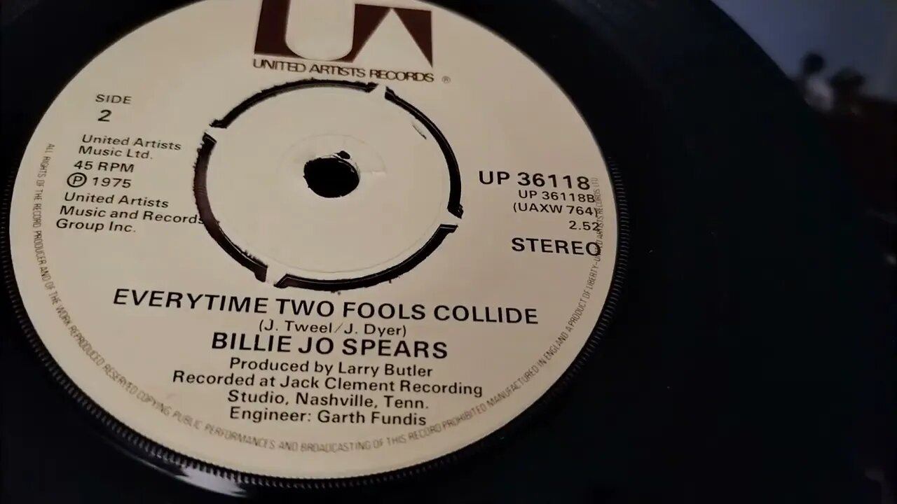 Everytime Two Fools Collide ~ Billie Jo Spears ~ 1975 United Artists 45rpm Vinyl Single ~ Dual 1215