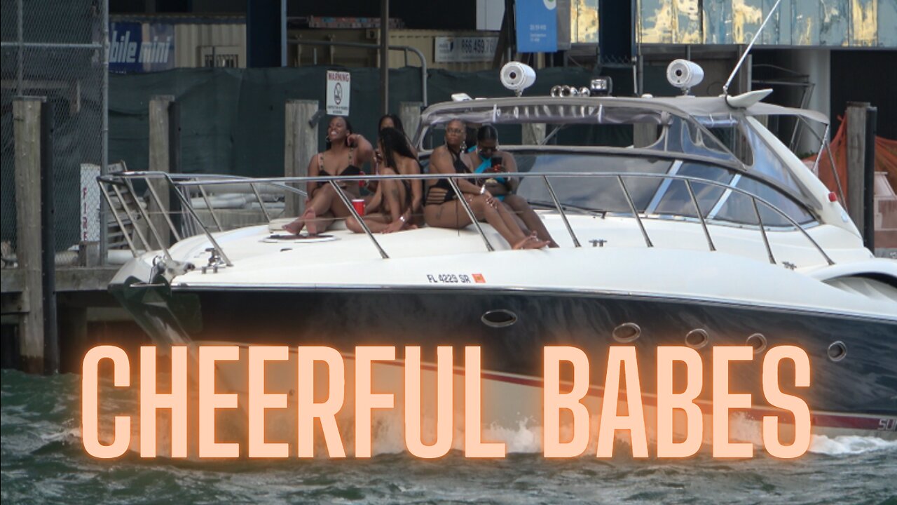 SPRING BREAK TIME ON BOATS AND YACHTS AT MIAMI RIVER