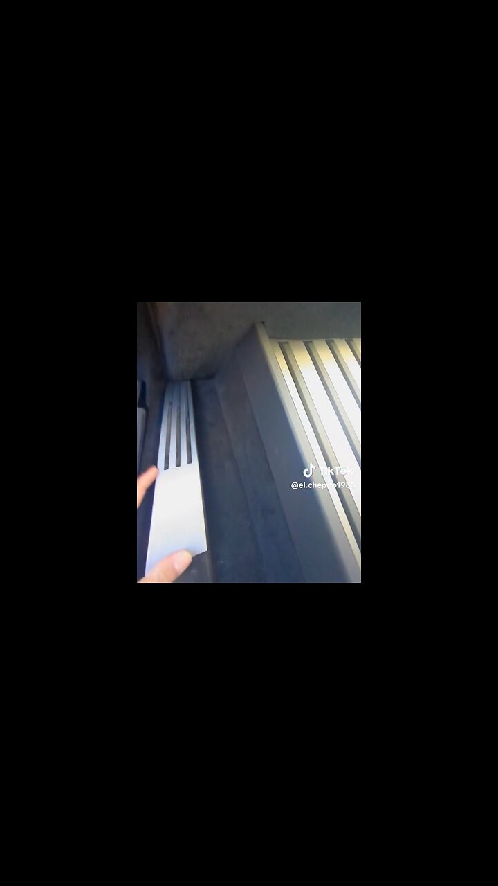 Tesla Halts All Cybertruck Deliveries… Video Shows How Accelerator ...