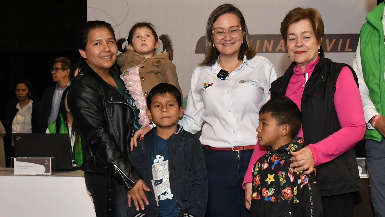 🛑🎥Entrega Carta de aprobación del crédito a la Sra. "Yuli Paola Jiménez ...