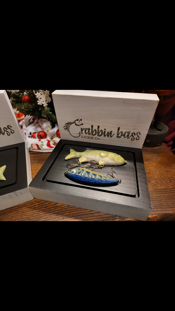 Airbrushing a realistic Bass lure
