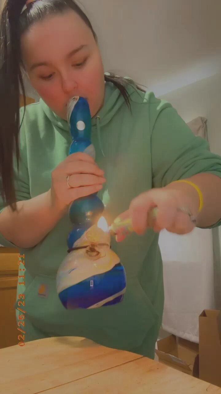 Couples Bong Rips!