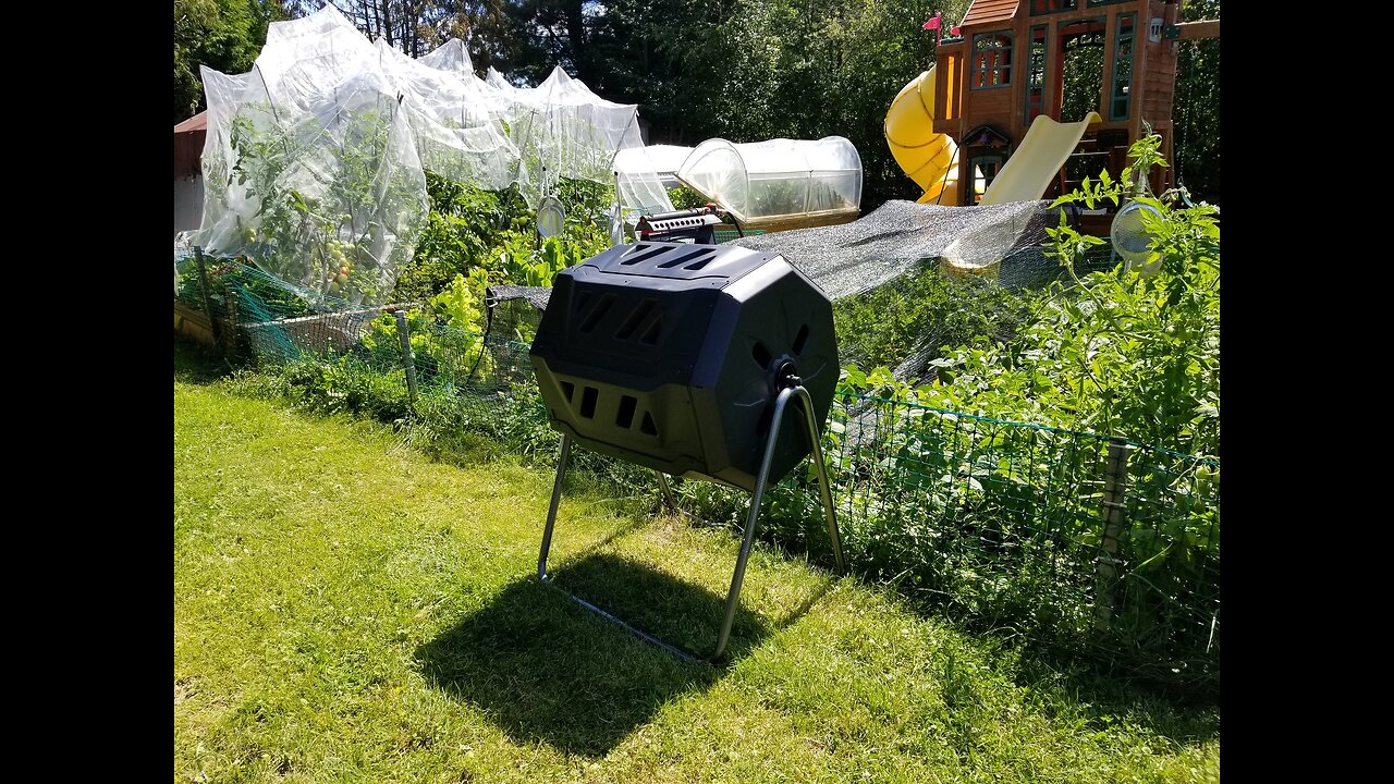 Tumbling Composter, is it time to go there! Fill-er up and make your ...