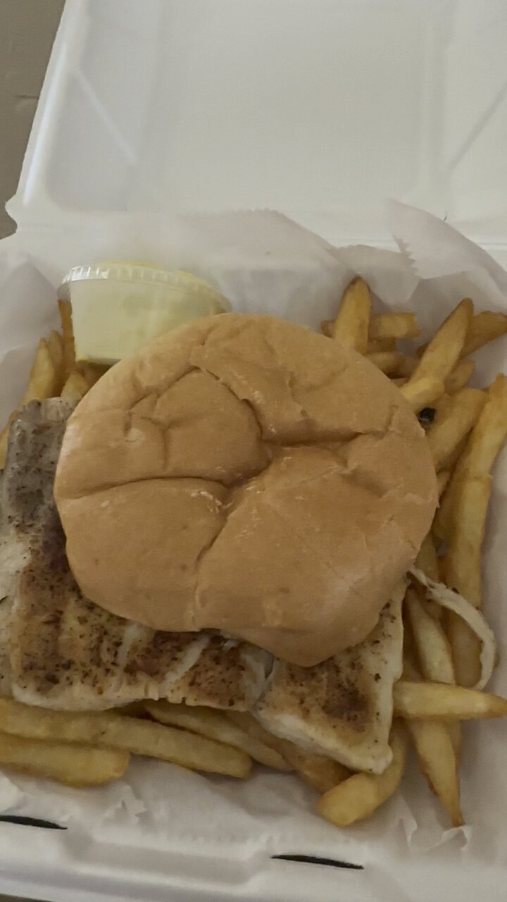 The Best Fish Sandwich on Marco Island - LeeBe Fish 4K