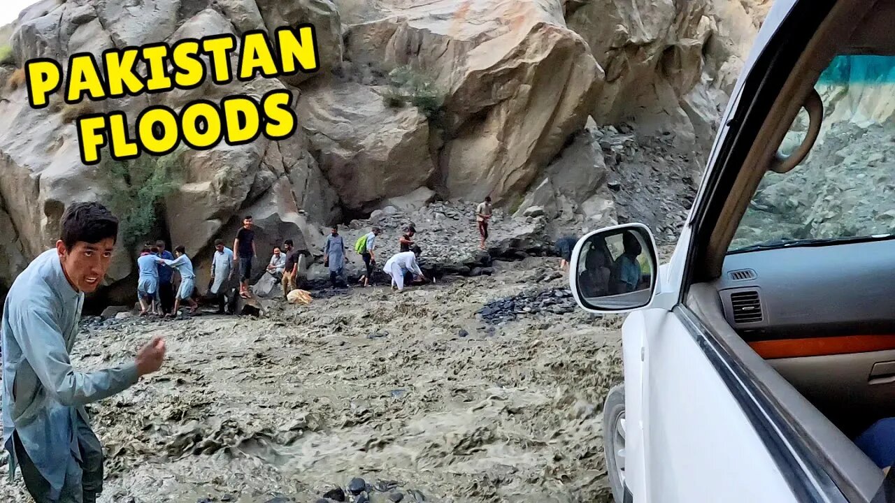 Experiencing the Pakistan Floods on Pakistan's Deadliest Roads 🇵🇰 ...