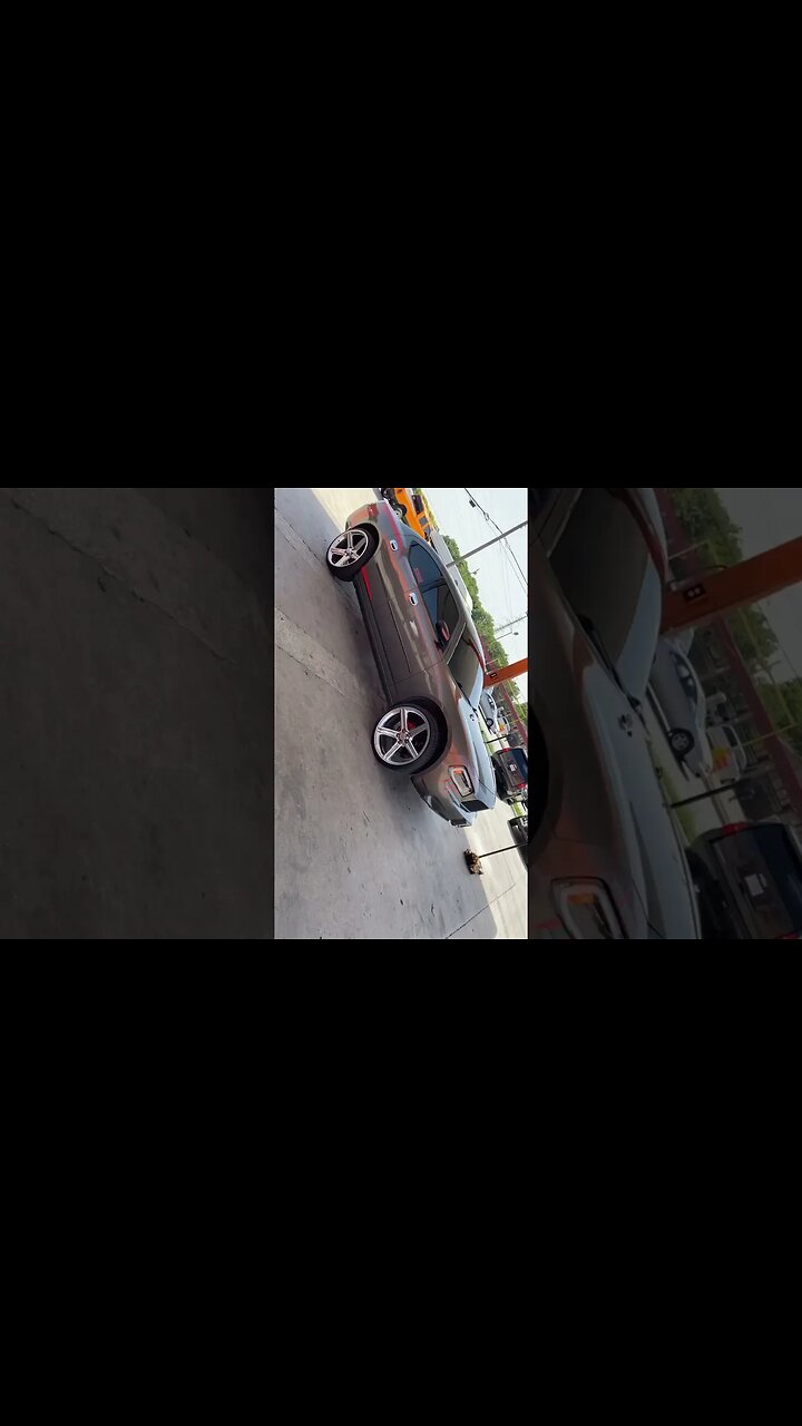 Modded Dodge Charger @ Omar Wheels & Tires