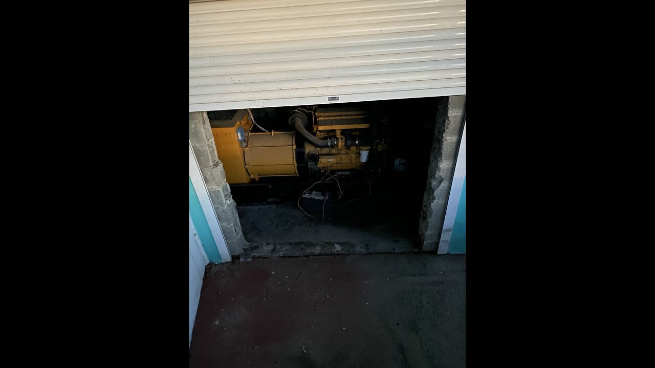 (175) RARE Caterpillar Diesel engine generator