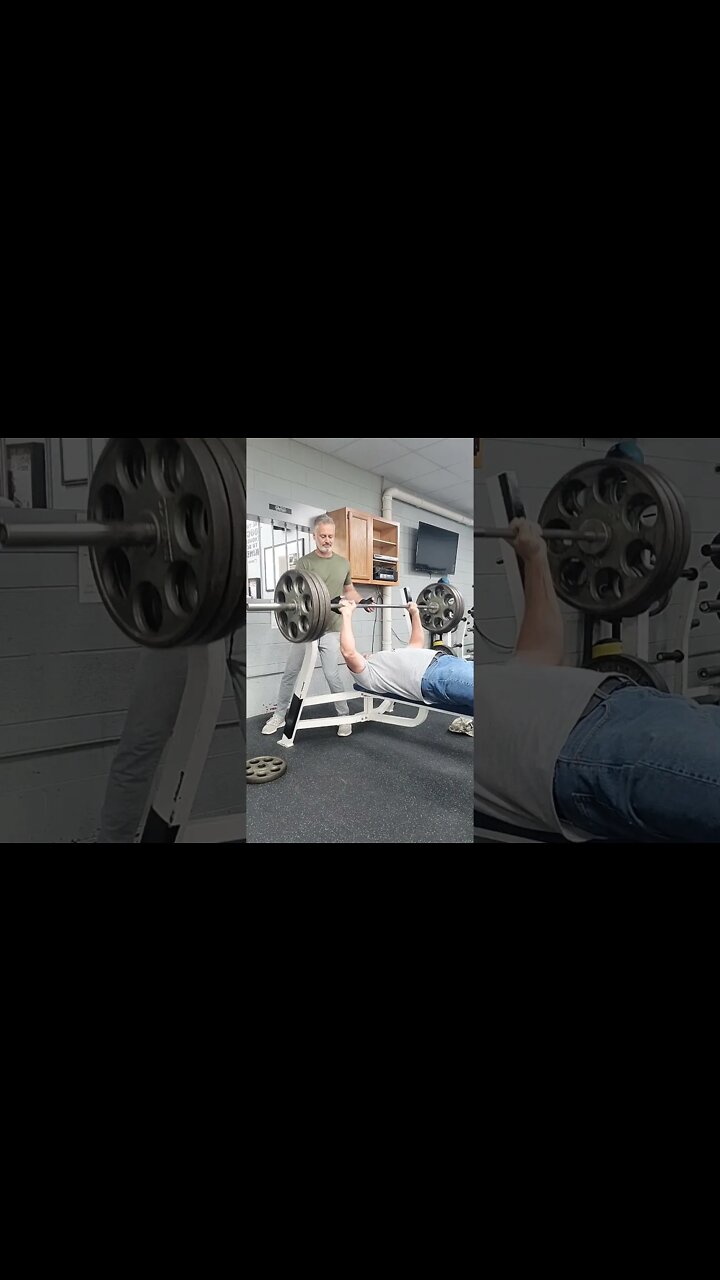 315lbs x 11 reps, Crazy 🤪 old man, 61 years old