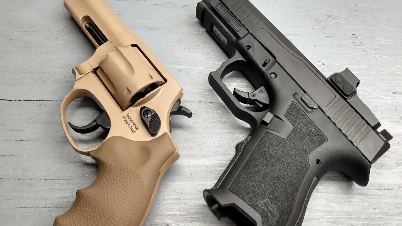 Revolver vs Semi Auto grip