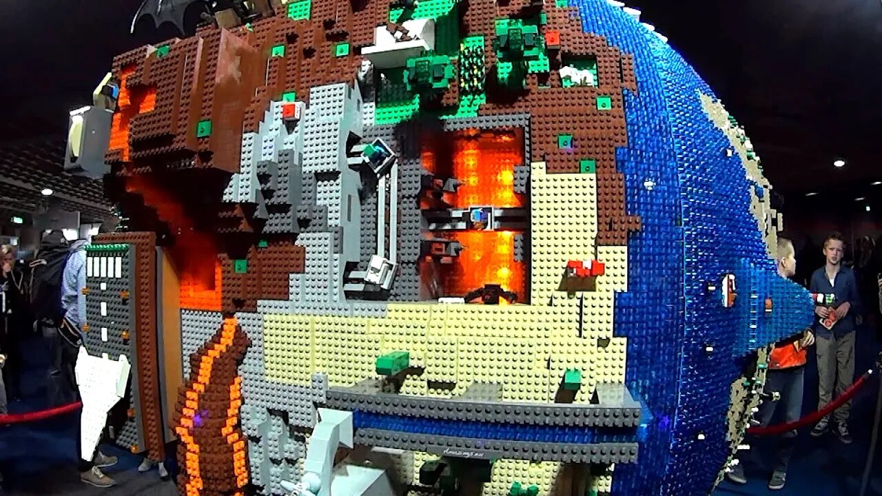 LEGO MINECRAFT PLANET GLOBE
