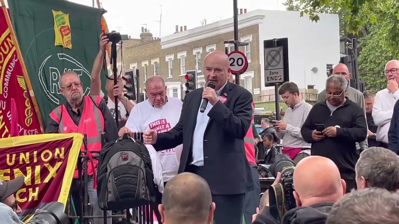 Mick Lynch “Workers must show their muscle and bare their teeth at the ...