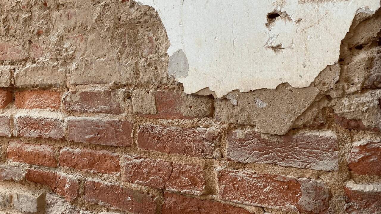 Removing Plaster from Brick Wall Part 2