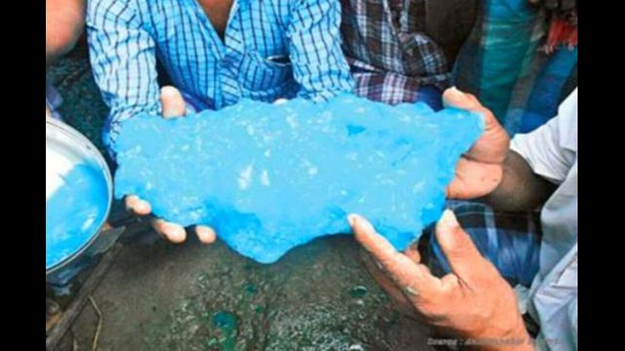 The "Sky Ice" of Antarctica, the ice wall and the firmament of our flat ...