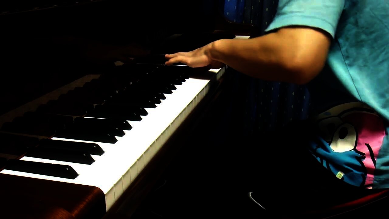 Blue Fields, Final Fantasy VIII Overworld Map Theme - Wiwi Kuan（官大為）, Piano