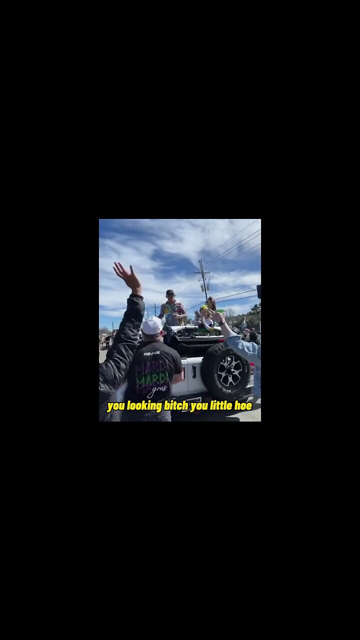 Dustin Poirier slaps troll holding sign “Dustin You’re wife’s in my DM’s”