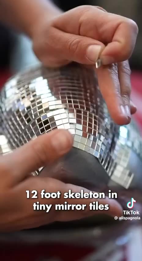 THIS IS WHAT A 12 FOOT CRYSTAL BALL SKELETON LOOKS LIKE!