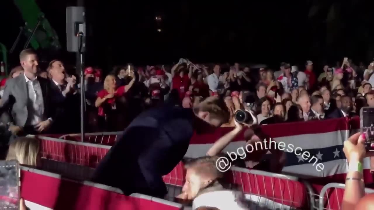 WATCH: Barron Trump Gets A Standing Ovation at father Donald’s campaign ...