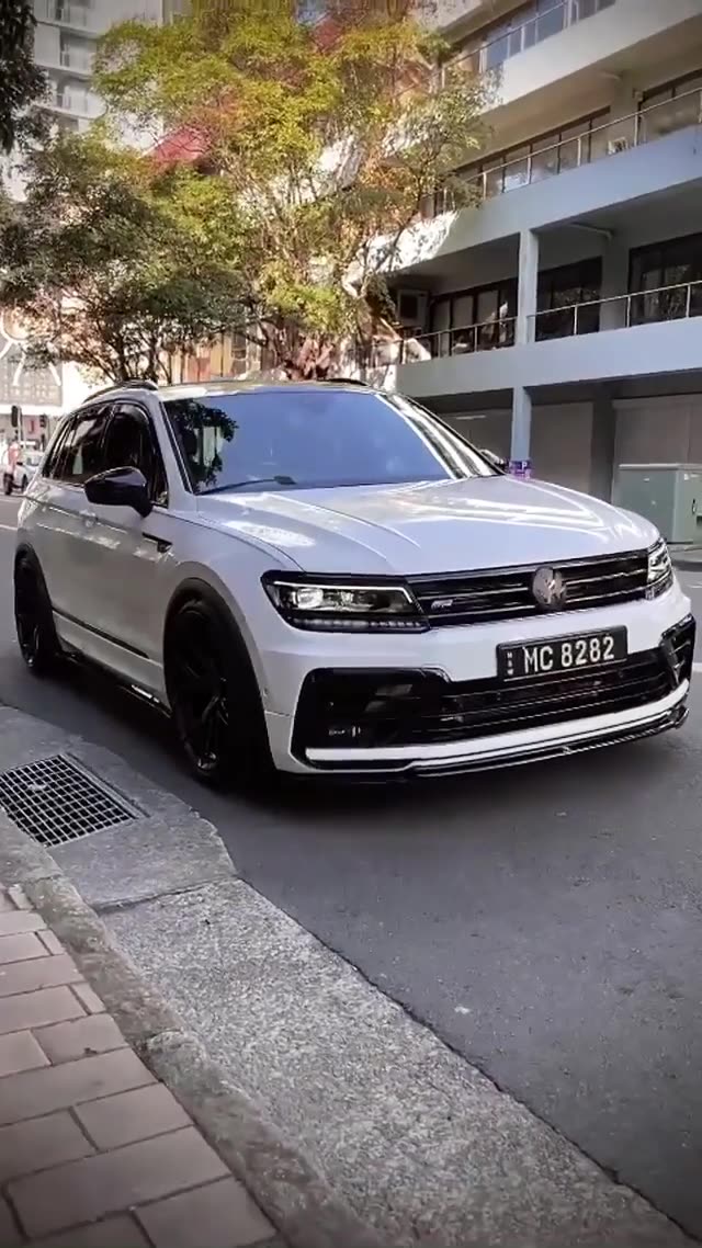 Hottest Panda in town! 🐼🤍 Volkswagen Tiguan MK2 R-Line ‘LED Rego Keytag ...