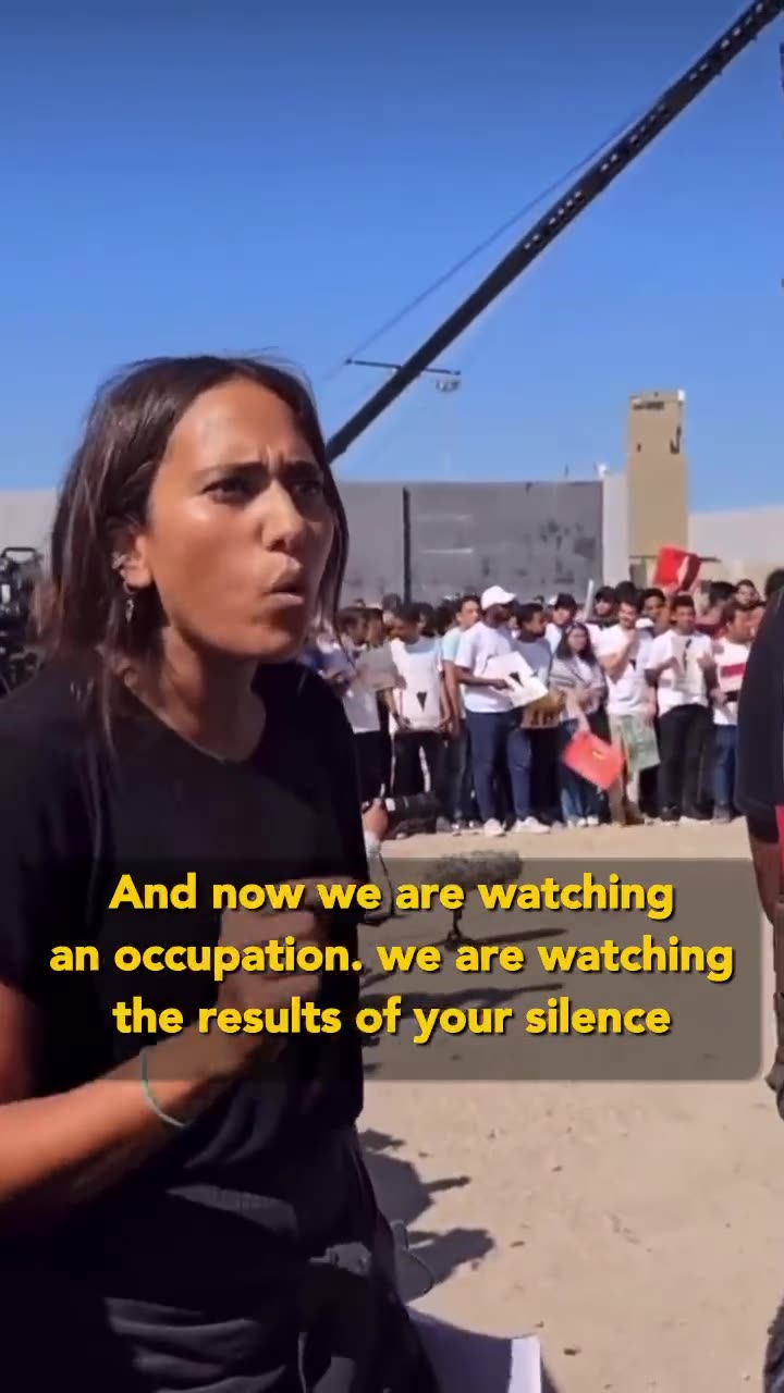Young Egyptian woman, confronts #CNN’s Clarissa Ward