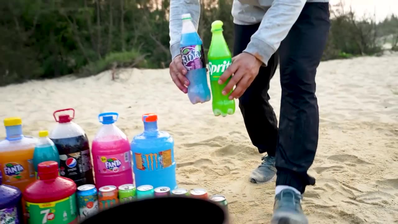 Experiment Big Balloons From Toothpaste Eruption With Giant Mtn Dew