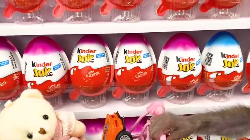 Monkey Baby Bon Bon doing shopping in Kinder Joy Egg store and eat ...