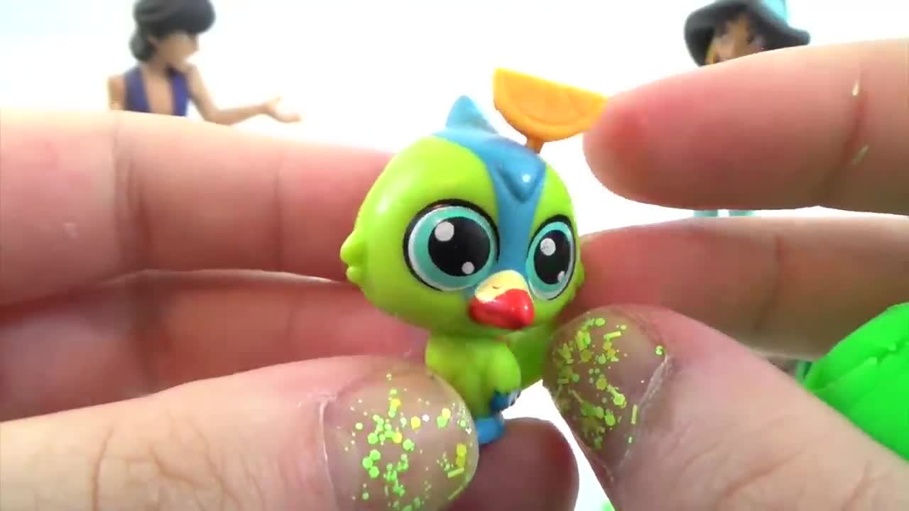 Nat And Essie Teach Colors With Princess Play Doh Lids