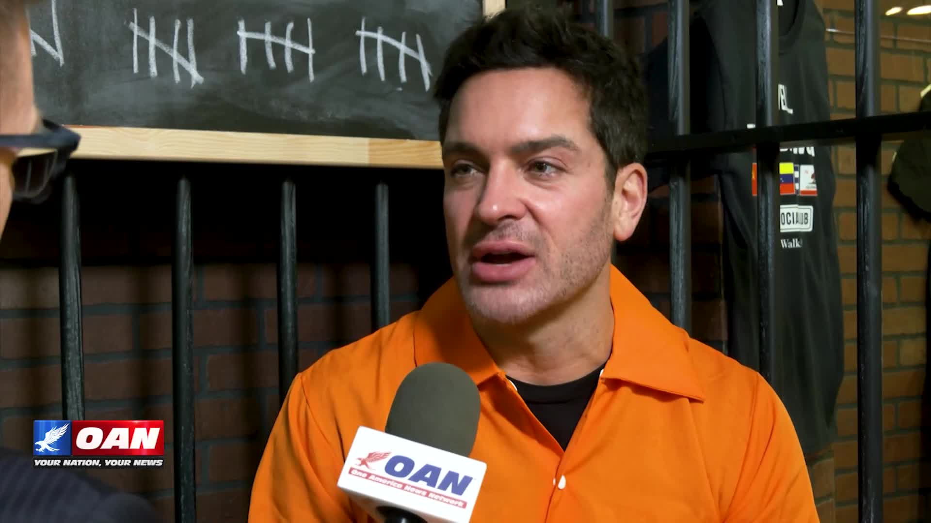 WalkAway founder Brandon Straka reenacts his jailing for attending J6 ...