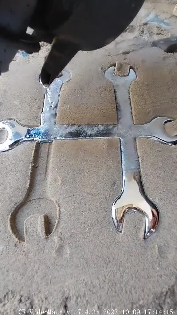 Casting cast iron to make wrench tools