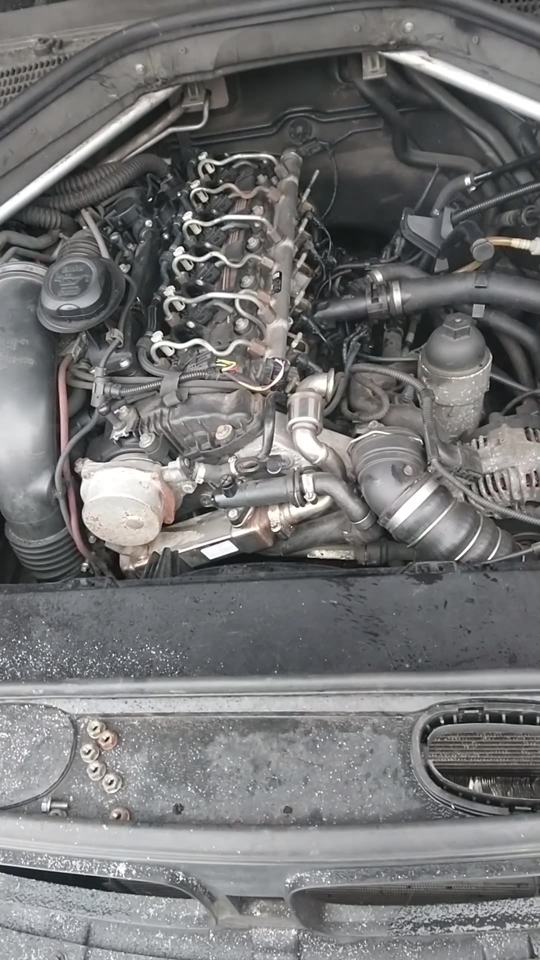 How it sounds the diesel BMW M57 engine without intake manifold?