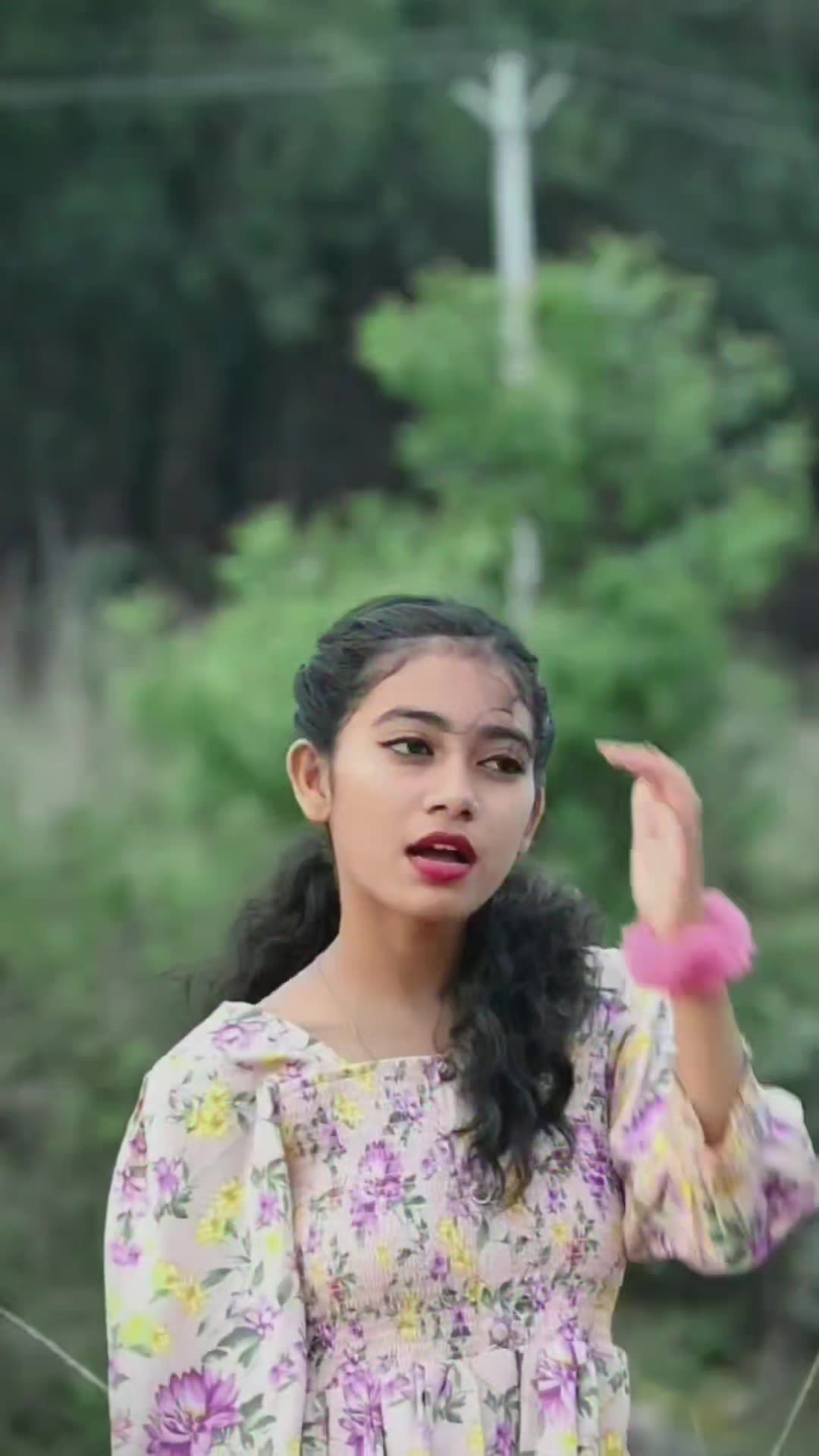 Cute girl nagpuri song dance
