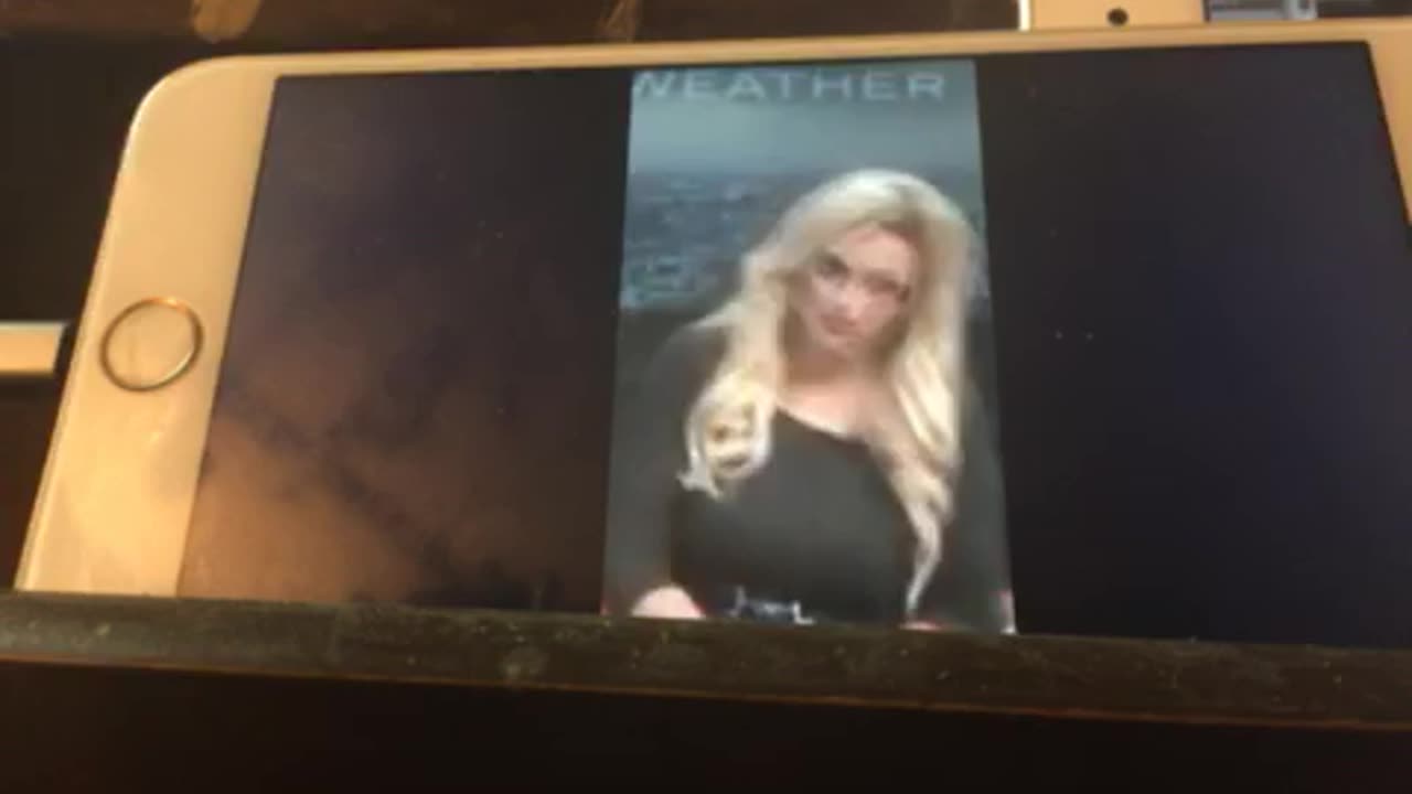 Derek Hunter Show / the salty cracker