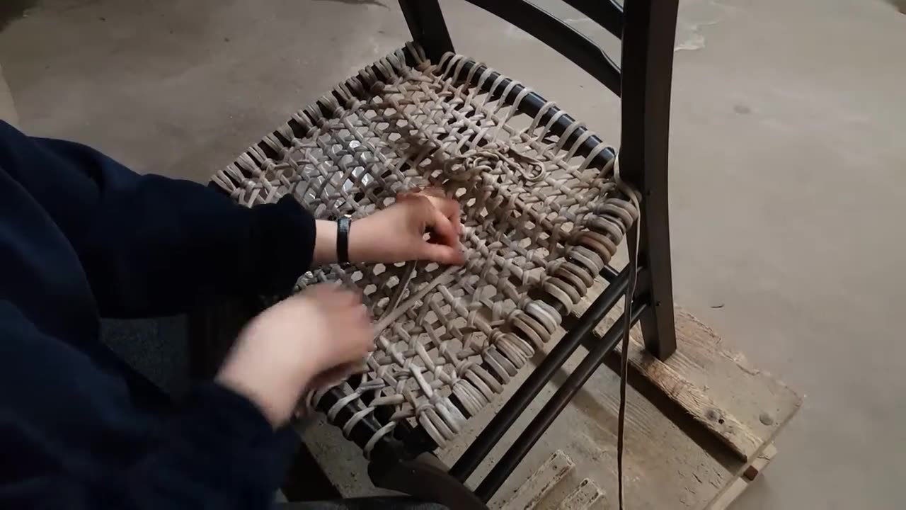 Lacing a chair with babiche