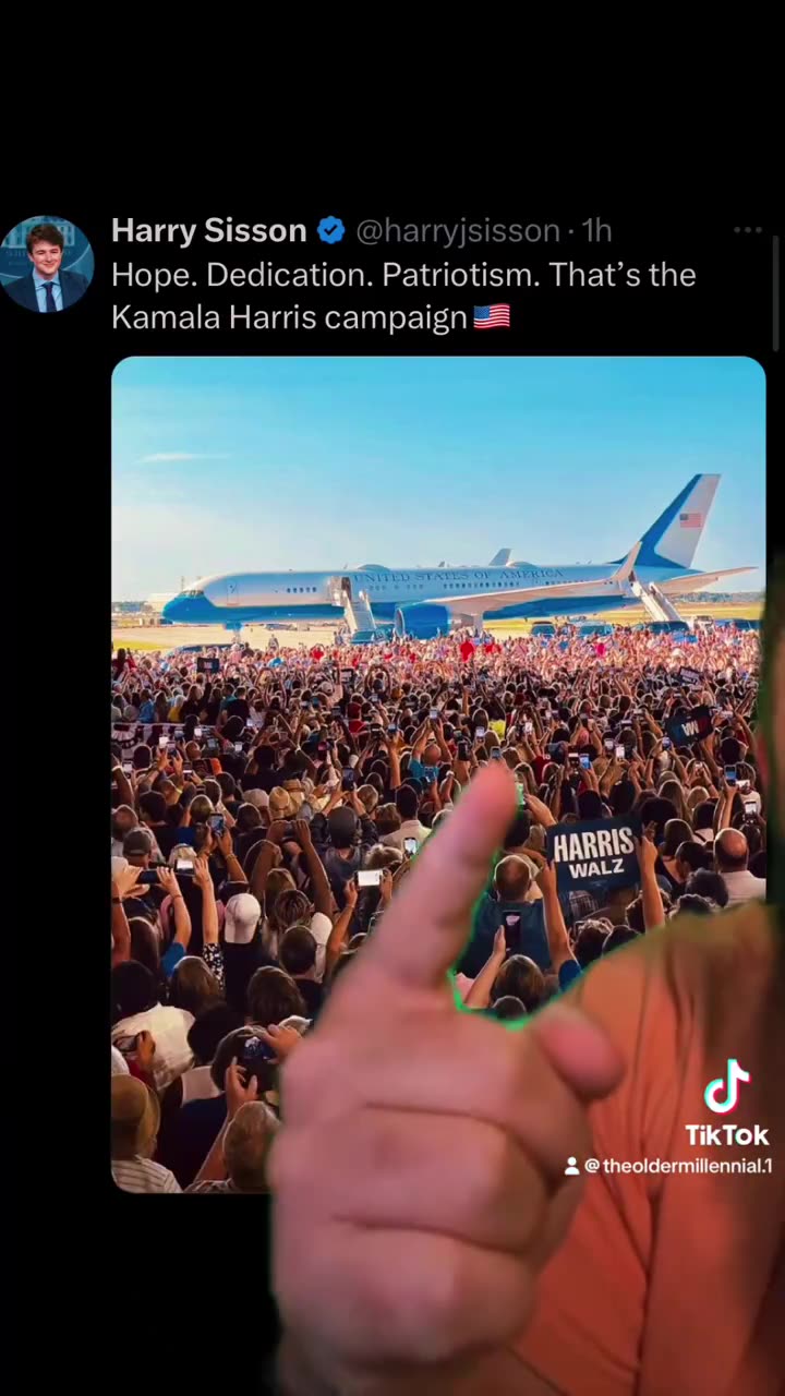 Harris AI crowd