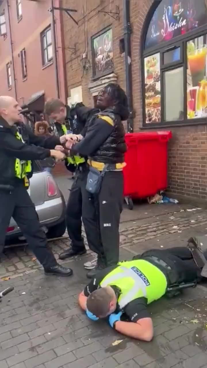 This is what happens when you have no border + an unarmed police force: