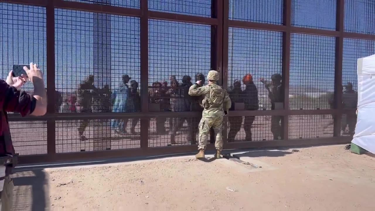 'Absolute Chaos': Illegal Alien Mob Overruns Texas National Guard At ...