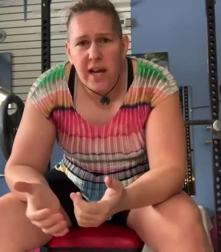 "Anne" Andres, the MALE record holder of women's powerlifting, mocking ...
