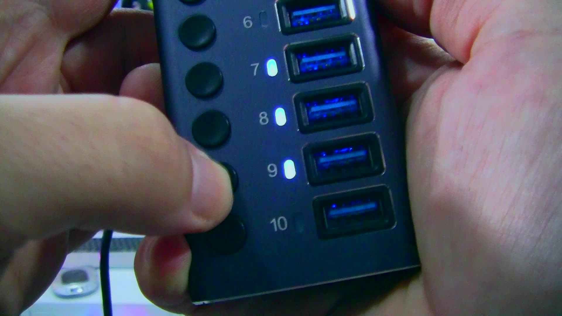 10 port USB 3.0 HUB with Qualcomm Quick Charge 3.0 individual switches ...