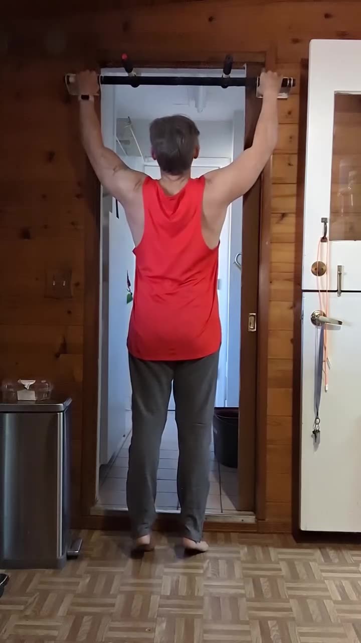 65 yr old PULL_UPS set 2-10r🎥 MONDAY NOV 13th PRESSES / PULL-UPS