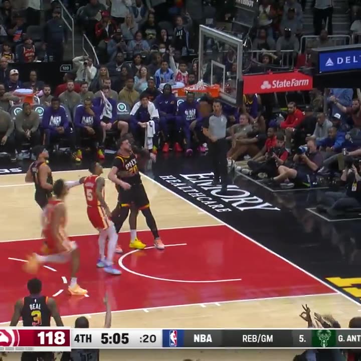 NBA - Ice Trae was in full control tonight, scoring 32 points