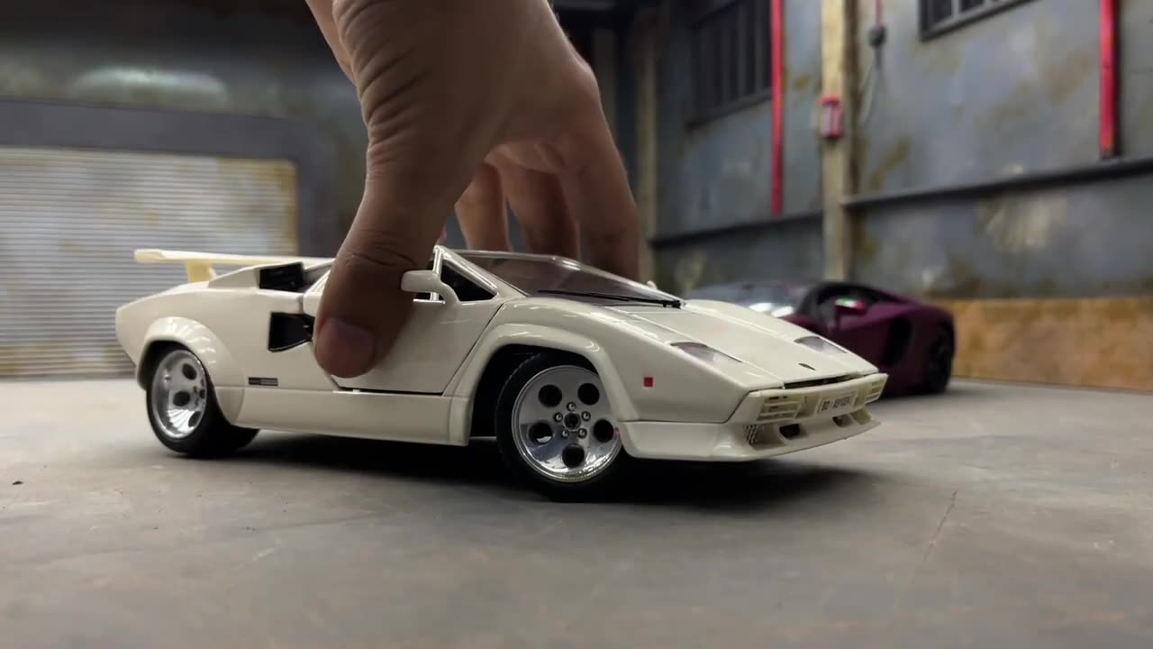 Building an Old Warehouse for Lamborghini Scale Model Cars - 1_18 Scale ...