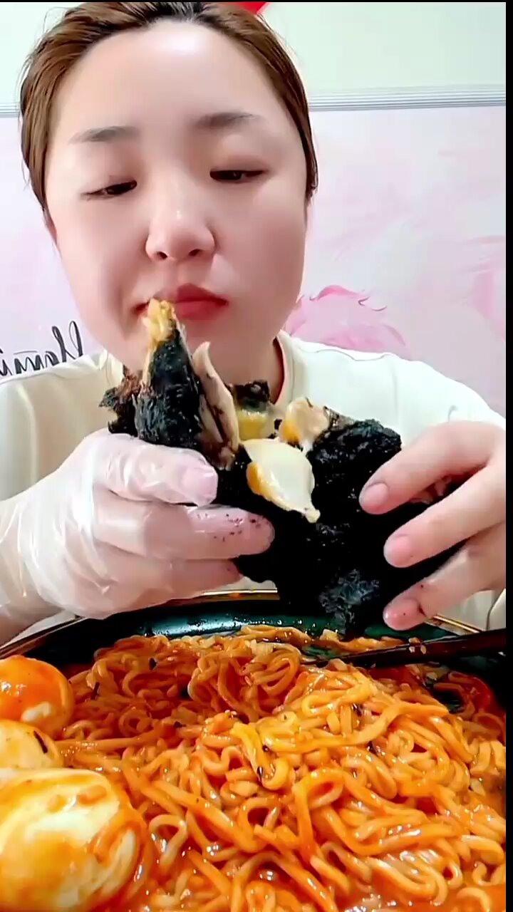 asmr Chinese food eating 😋 || #asmr #food #trending #likeforlikes # ...