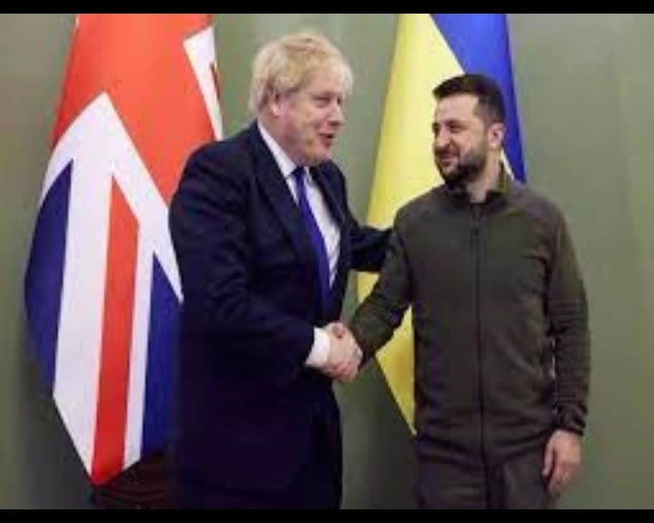 Former PM Boris Johnson Urges UK To Give ALL Its Fighter Jets & Tanks ...