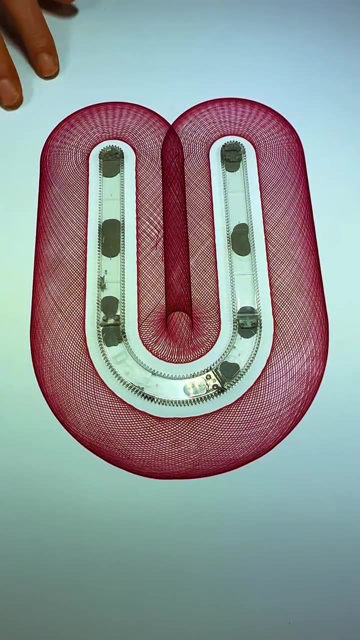 The Mesmerizing Symphony of Endless Lines in a Perfect U Shape