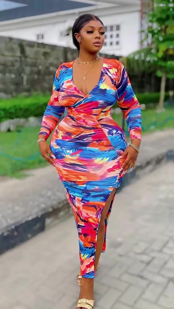 Curvy Ronke ~ Plus Size Curvaceous Model ~ Bio #short