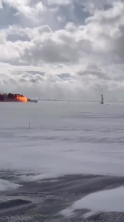 Delta plane crash 🥲