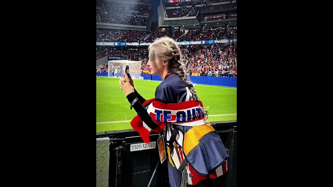 Girl fan of athletico madrid But 🤭 CR7 ️