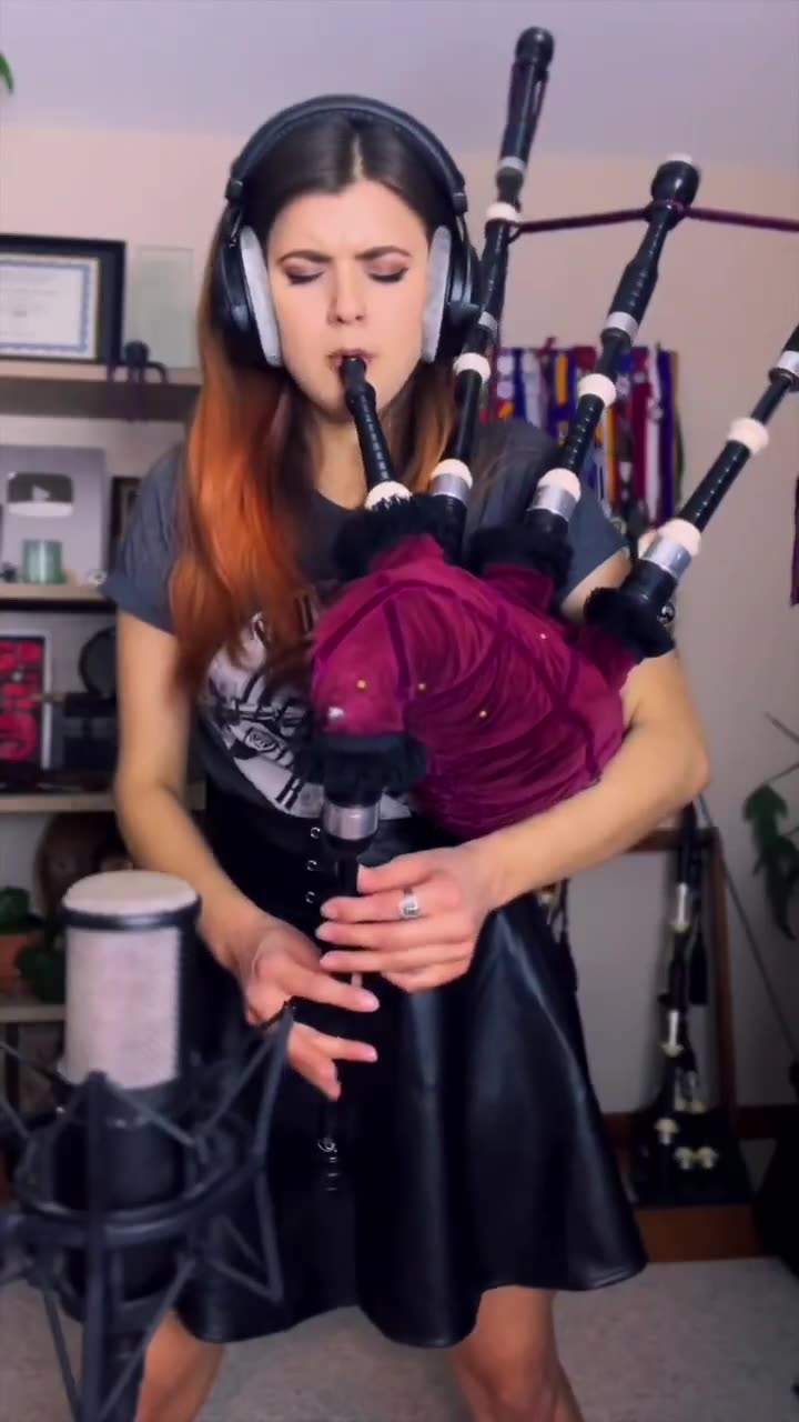 Bag Pipe Girl